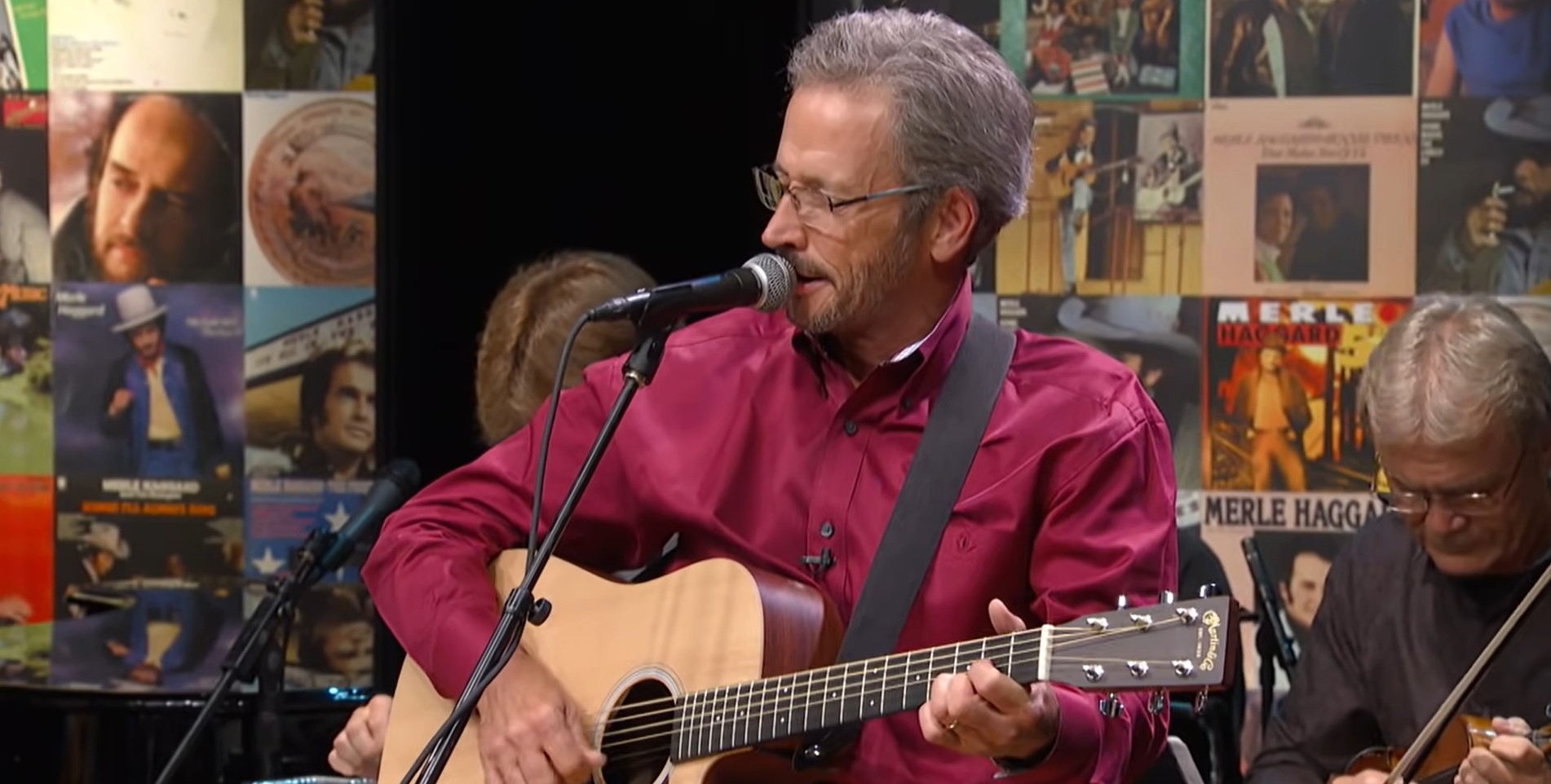 Marty Haggard sings "Mama's Hungry Eyes" | This was stunningly ...