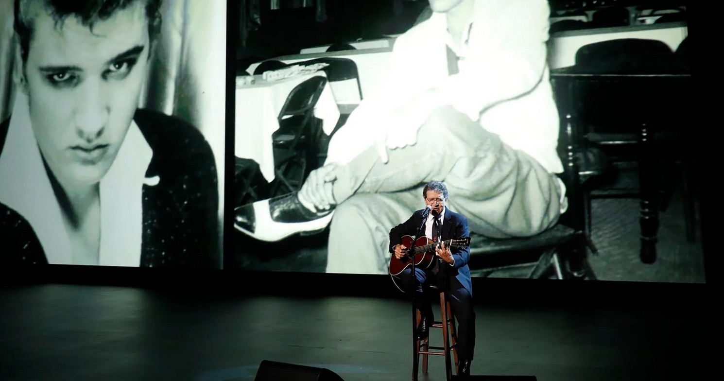 1972 Clip: Mac Davis sings his Elvis hit "In The Ghetto